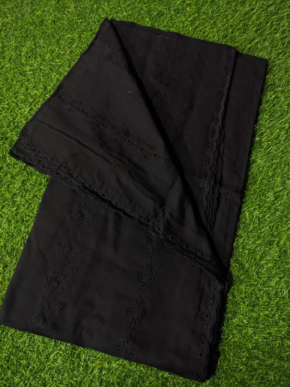 Premium Qualtiy Lawn Chaddar with Embroidery - Black DS10 – Hijabjeez
